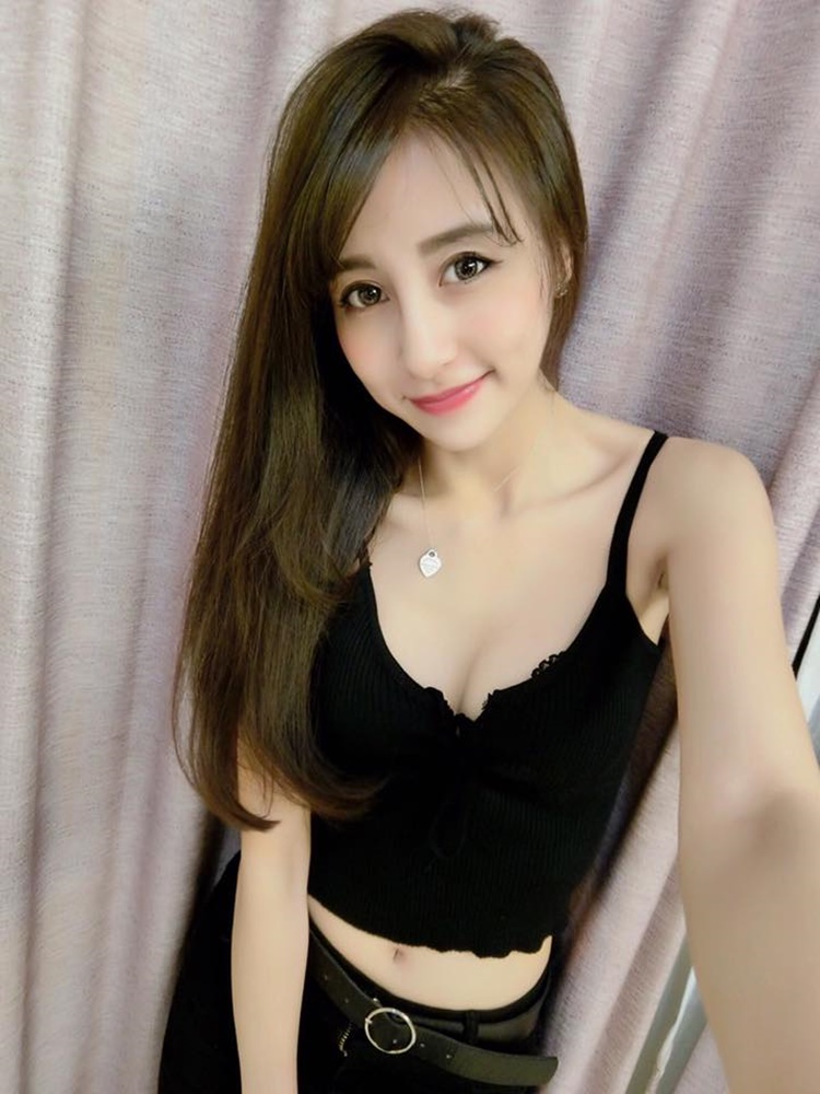 Meet Rita Kao, The Hot Taiwanese Flight Attendant