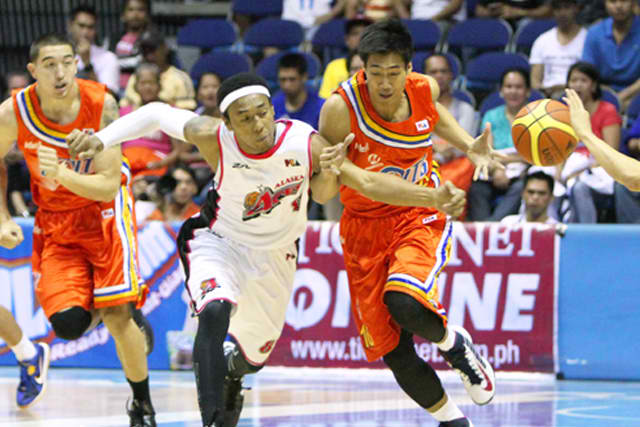 Alaska Aces Defeated Meralco Inches Closer to PBA Finals | PhilNews