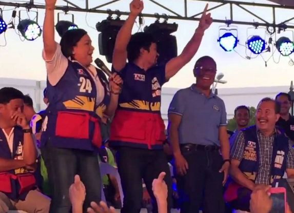 WATCH: Binay, Manny Pacquiao and Alma Moreno Dancing in Sortie