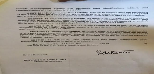 President Duterte Signs The Executive Order on Freedom on Information