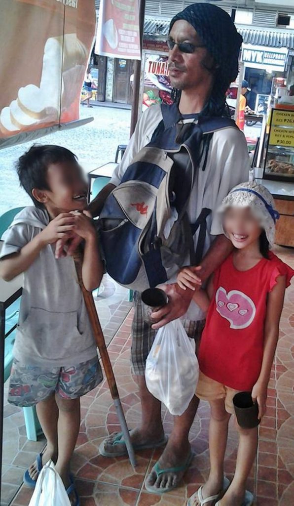 Blind Father Takes Care Of His Two Kids After His Wife Left Them