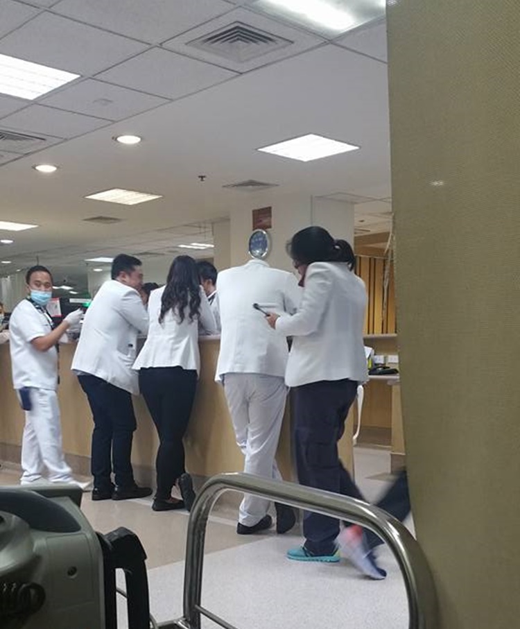 Creepy Photos Of Headless Doctor Inside Hospital