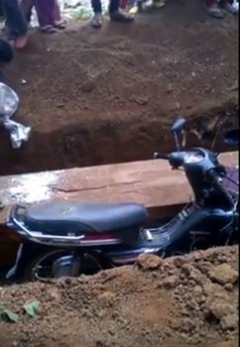 Video Of Motorcycle Buried Together With Driver Goes Viral
