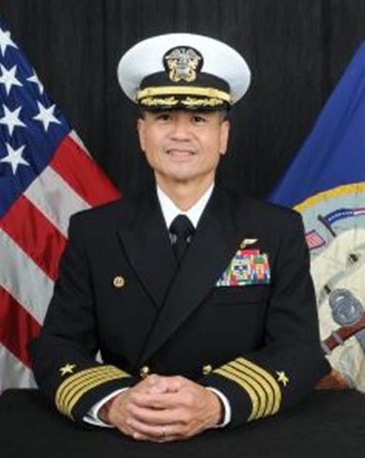 Ronaldo Ravelo Becomes First Fil-Am Captain Of US Aircraft Carrier