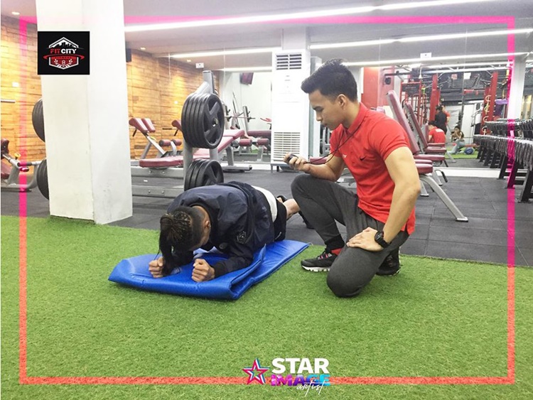 Xander Ford Starts Working Out In Gym To Improve Physique