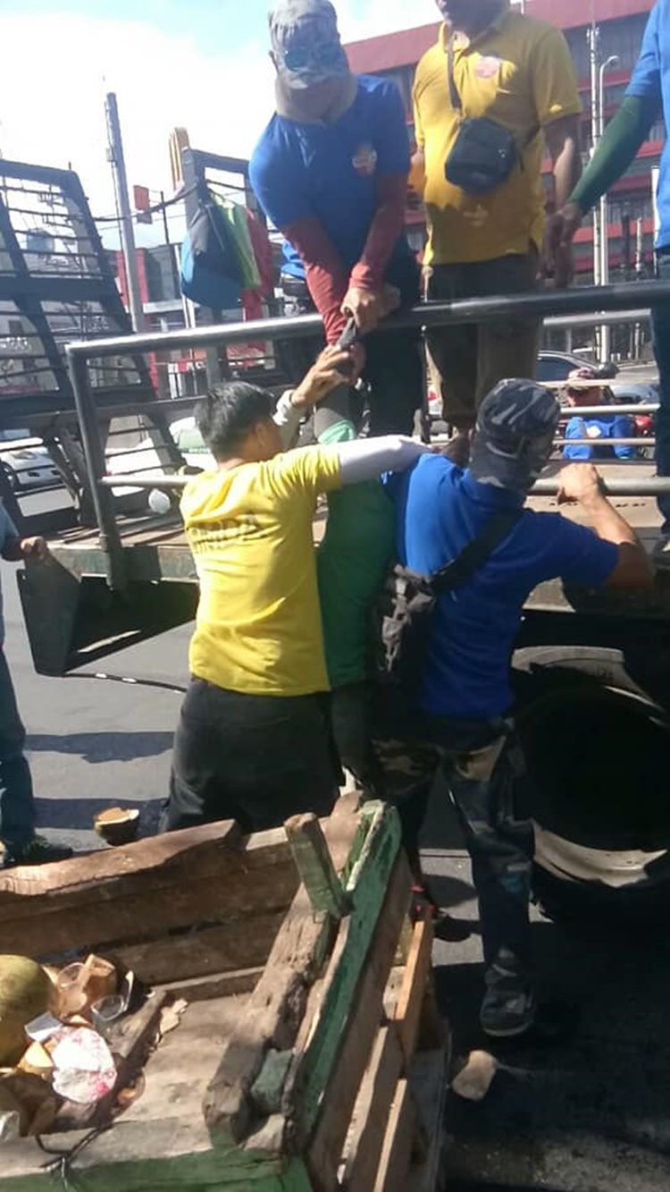 MMDA Personnel’s Heartless Act Towards Street Vendor Drew Flaks From ...