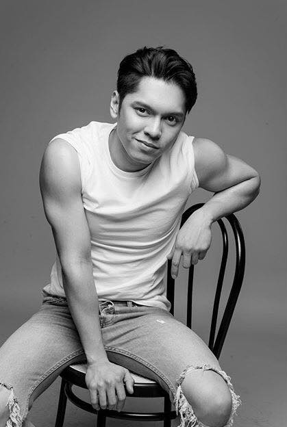 Carlo Aquino's Steamy Photos Go Viral On Social Media, Netizens React