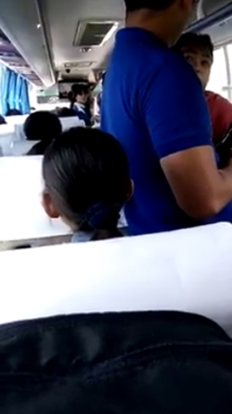 Commotion Between Bus Conductor & Passenger Goes Viral Commotion Between Bus Conductor & Passenger Goes Viral