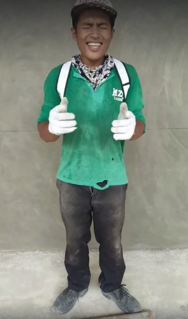 Construction Worker Singing Bruno Mars “Versace on the Floor” Goes Viral