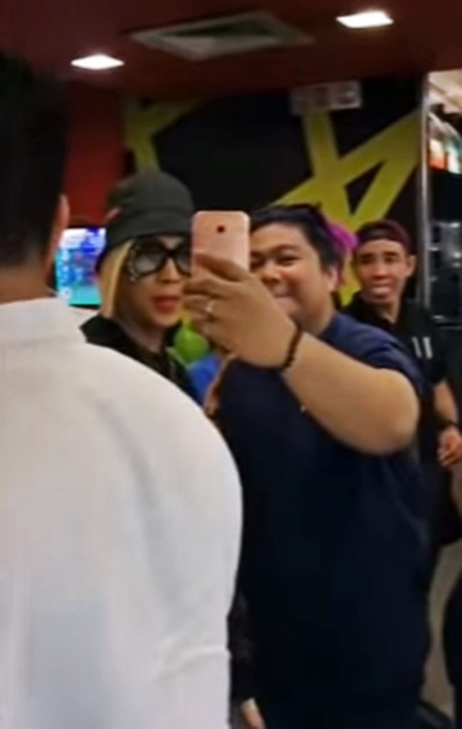 Vice Ganda Caught On Video Doing This Inside A Fast Food Chain