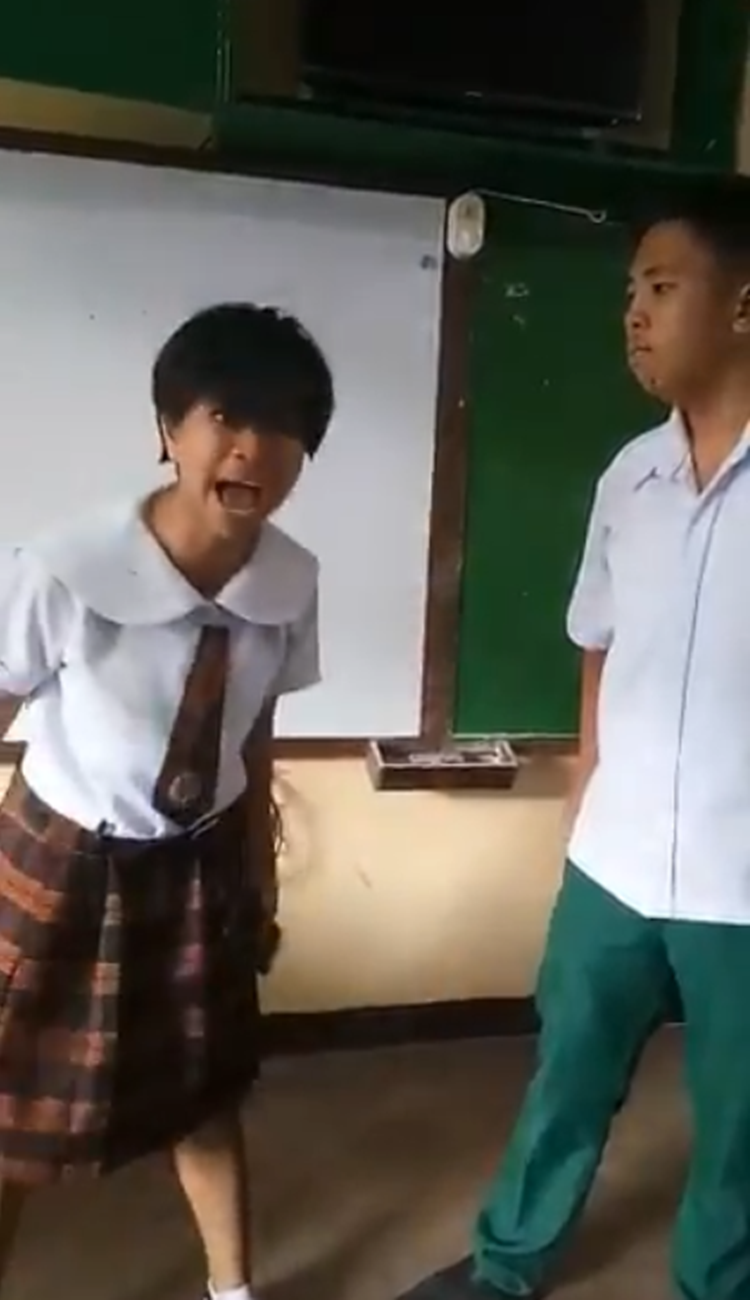 Young Students Performing “Holdap Pa, Broken Yan” Role Play Goes Viral