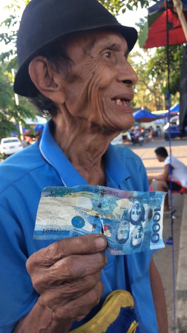 Old Banana Vendor Receives Fake P1000 Bill From Wicked Customer