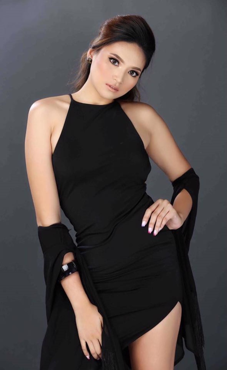 Young Pinay Model Warns Public Against ‘Naughty’ Photographer