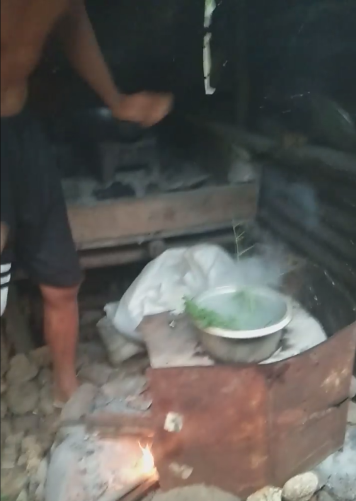 Angry Guy Got Mad & Slams Malunggay Stalk Into Boiling Pot Due to ...