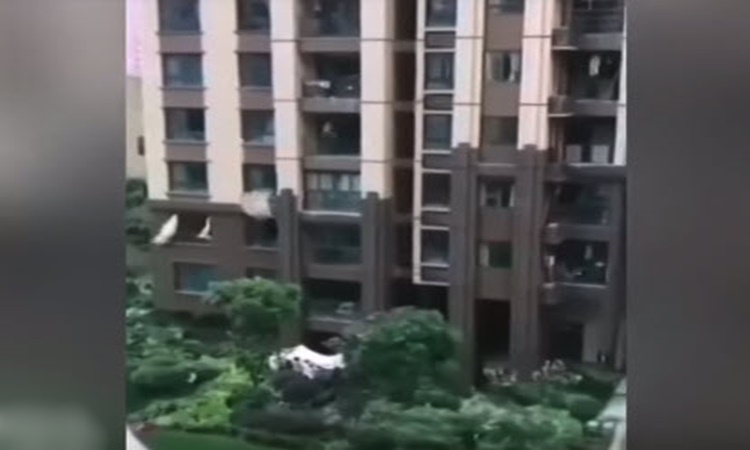 3-Year-Old Boy Survives Six Storey Fall From Apartment Balcony (Video)