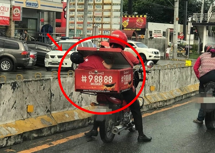 Viral Photo of Chowking Cashier Inside Delivery Box Elicits Comments