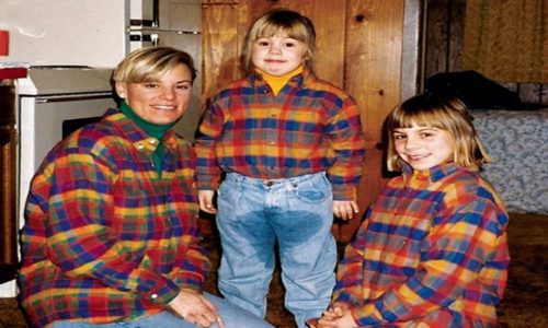 Family Portraits That Went Hilariously Wrong (Photos)