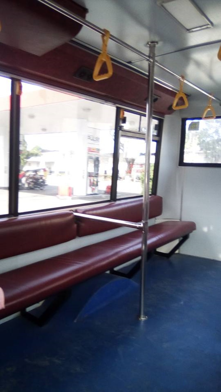 New Jeepney Provides Aircon & Free WiFi To Commuters