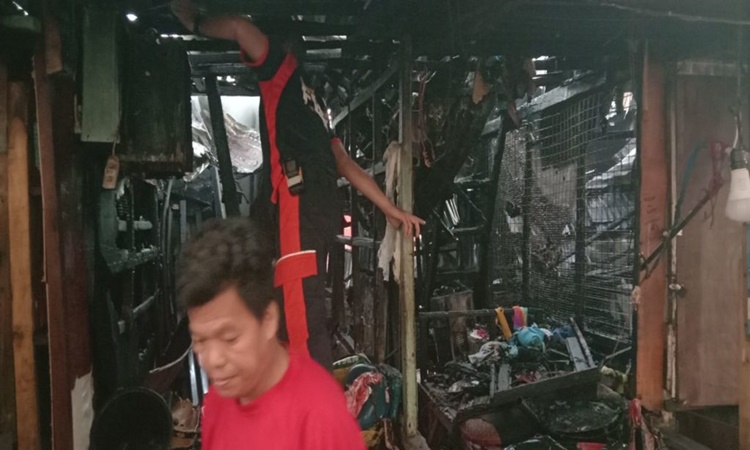 Dawn Fire In Guizo, Mandaue City Razes Stalls (Photos)