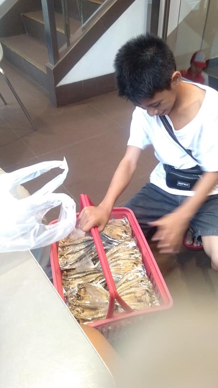Young Boy Selling Dried Fish Who Went Viral Finally Met His Mother