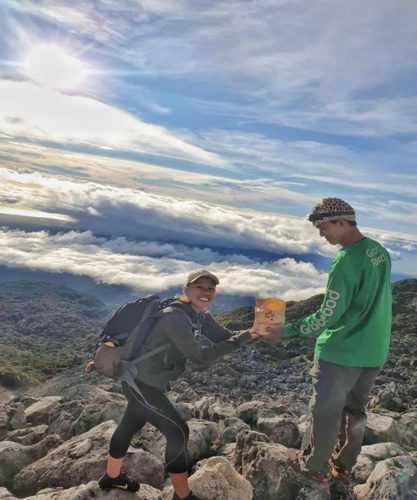 Grab Food Delivery Guy Delivers Food To Mount Apo (Photo)