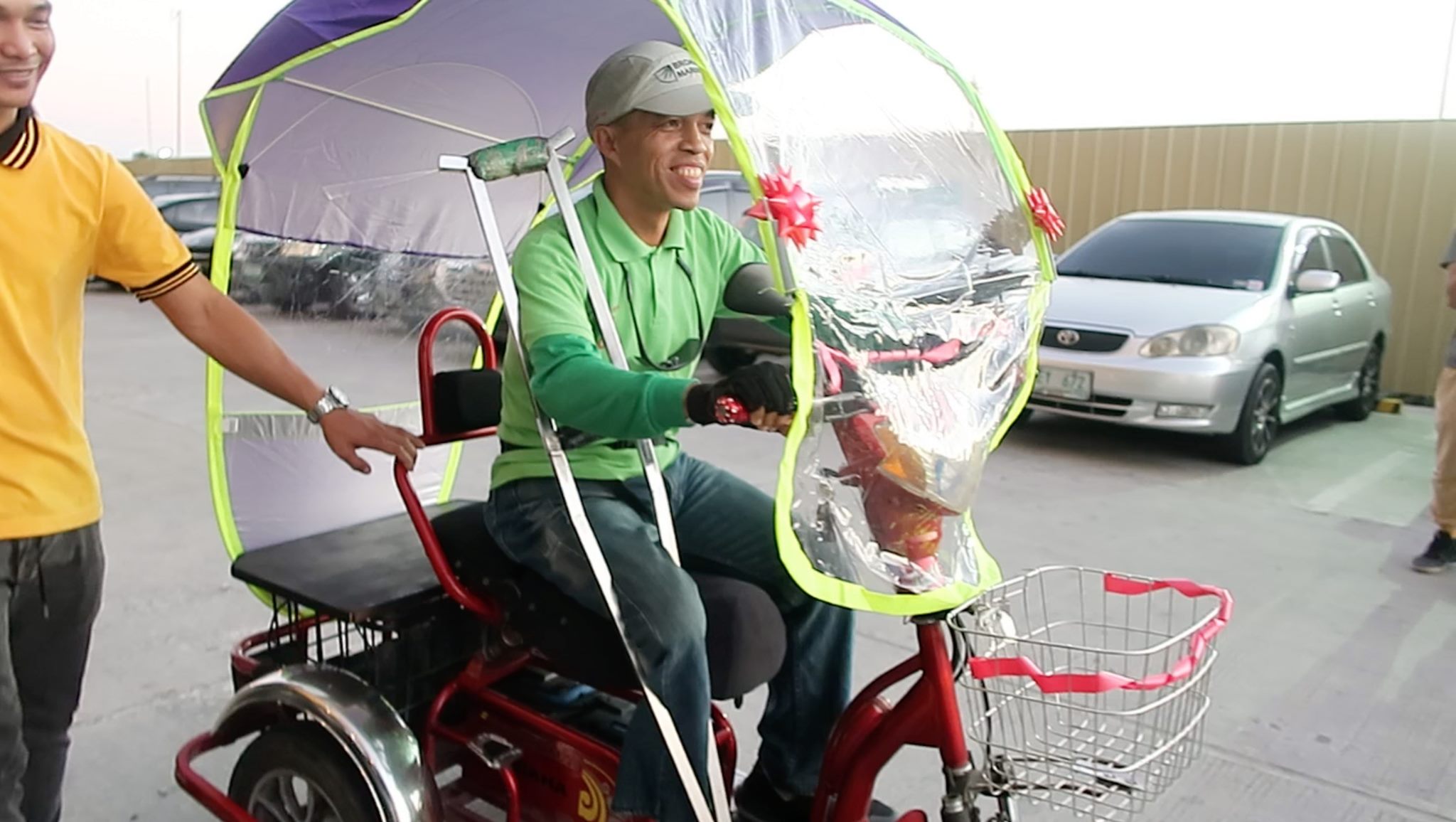 Viral PWD Grab Food Rider Received His Own E-Bike from Syrian Vlogger