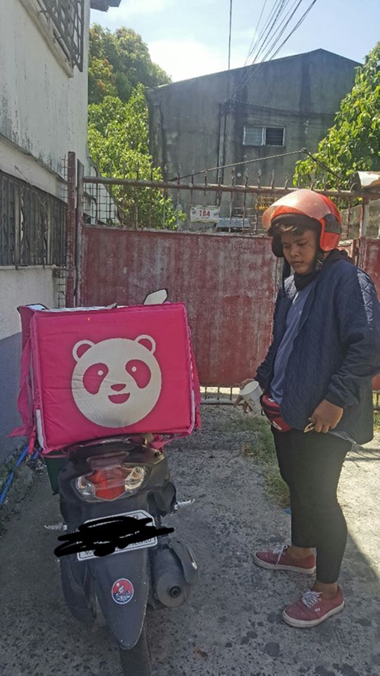 Disappointed Food Panda Rider Gets Mad After Victimized by Fake Booking