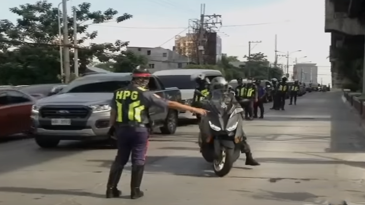 HPG Apprehended Cops, Government Staff for Passing in the Bus Lane