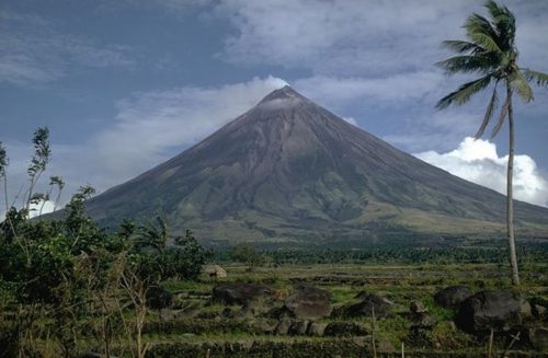 Mayon, Taal, Kanlaon, & Bulusan Volcano Show Irregularities at Same Day