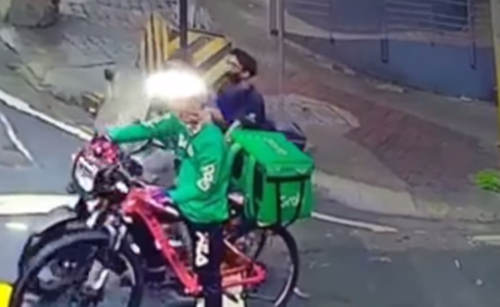 Snatchers Stole Mobile Phone of Grab Rider Using Bicycle to Deliver Orders