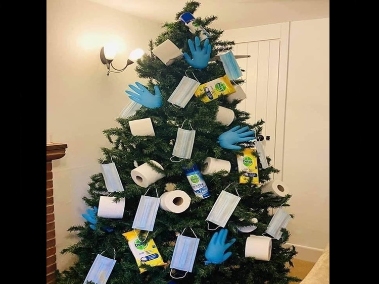 Netizen Shares Photo of Christmas Tree Decorated w/ Face Masks, Gloves ...