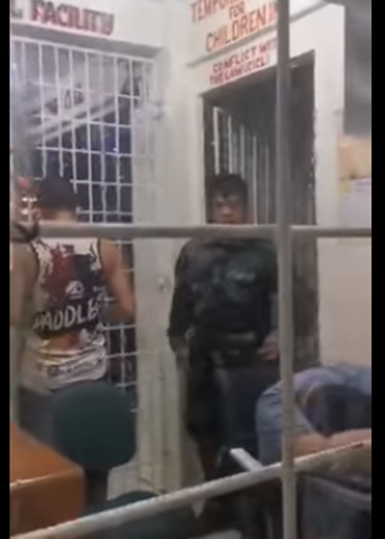 Video of Cops Allowing Inmates to Go Out & Do Paperworks Goes Viral