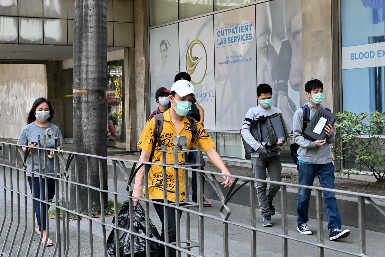 20,000 POGO Workers Have 60 Days To Leave PH | PhilNews