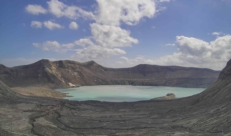 Phivolcs Releases Photo of Taal Volcano’s Main Crater Under Alert Level 2