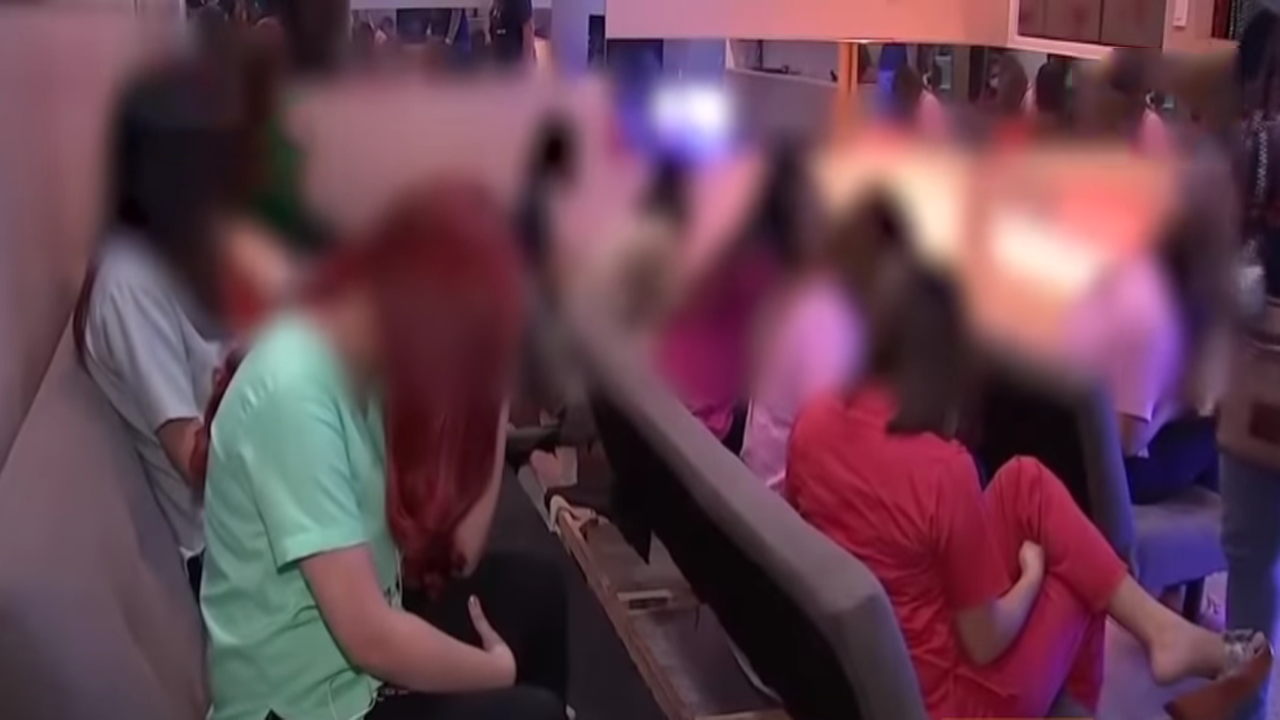 15 Female Masseuses Offering “Extra Service” Rescued in High-End Spa