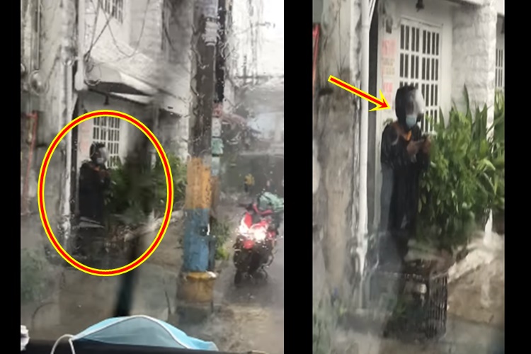 Video of Poor Delivery Rider Waiting for Customer Amid Heavy Rain Goes ...
