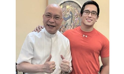 Viral Priest Fr. Ferdinand Santos Says He's Old Now; Shares Current Pics