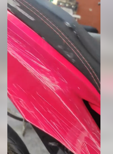 Heartless Guy Scratches Motorcycle of His Alleged “Mayabang” Friend