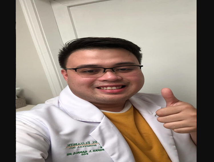 Kind-Hearted Doctor Offers Free Consultation to Public