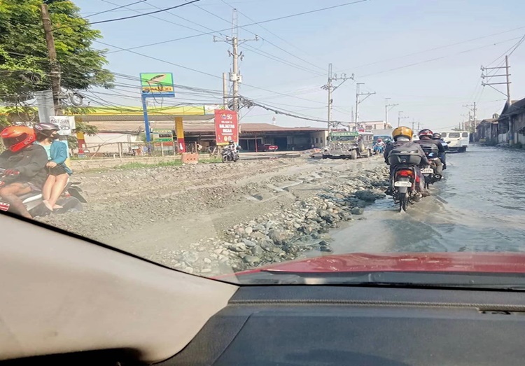 Male Netizen Airs Dismay Over “sira-sirang kalsada” in Bulacan