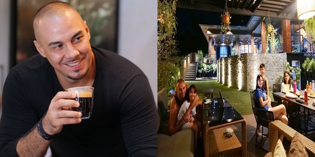 Doug Kramer Shares Pics Of New & Improved Lanai At Enormous House