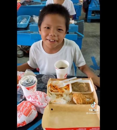 Katutubo Students Eating ‘Tuyo’ for Lunch Received Jollibee Meals