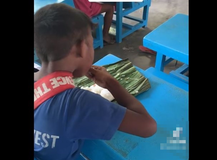 Poor Boy Eating Rice w/ No Ulam at School Breaks Hearts of Netizens