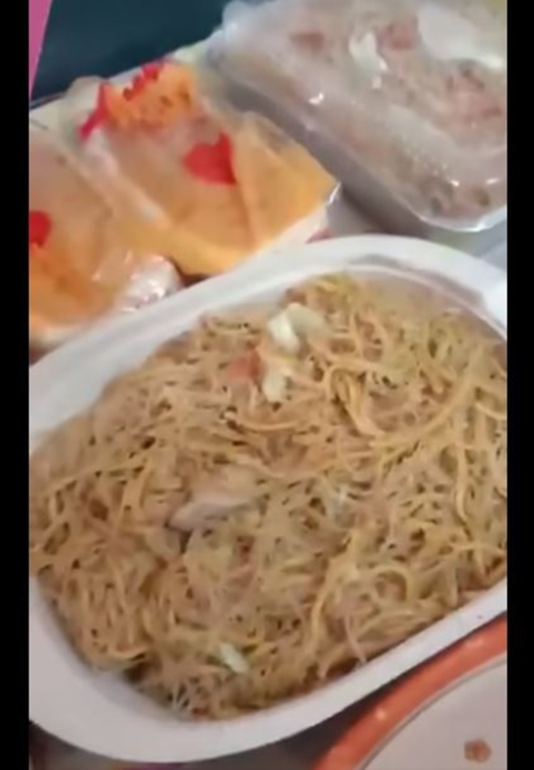 Majority of Students Bring Pancit During Christmas Party