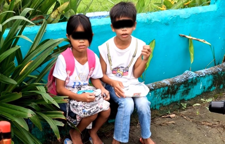 2 Young Students Eating ‘Asin’ and Rice for Lunch Touch Hearts of Netizens
