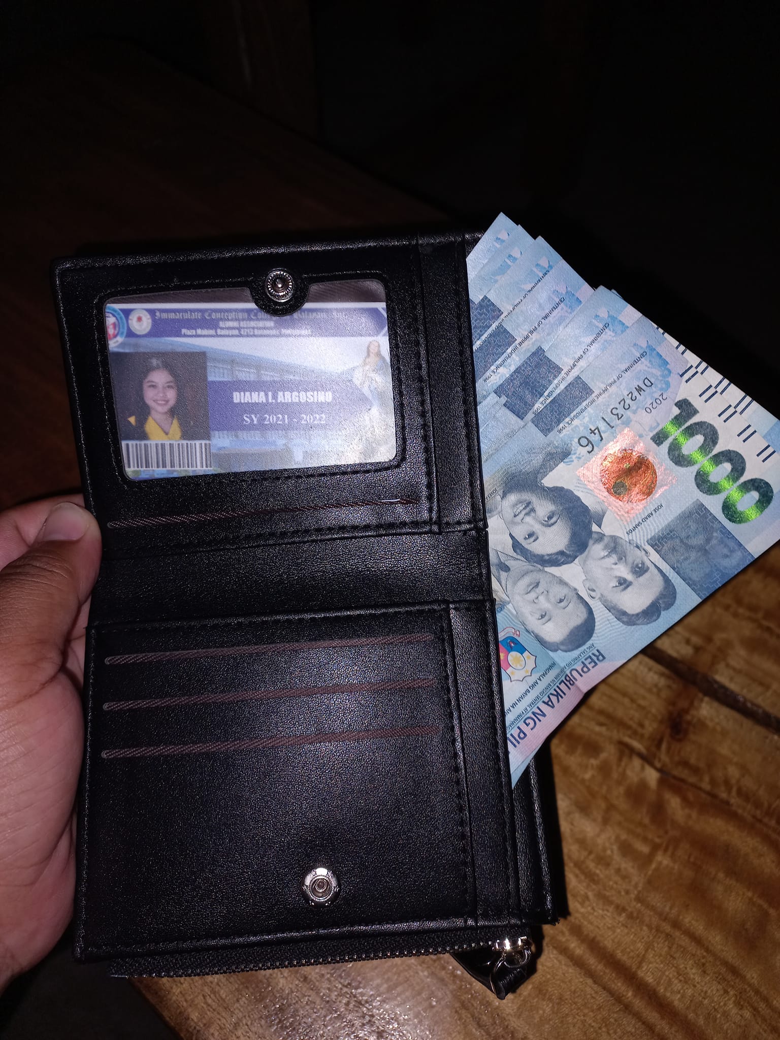 Honest Man Returns Lost Wallet to Respective Owner