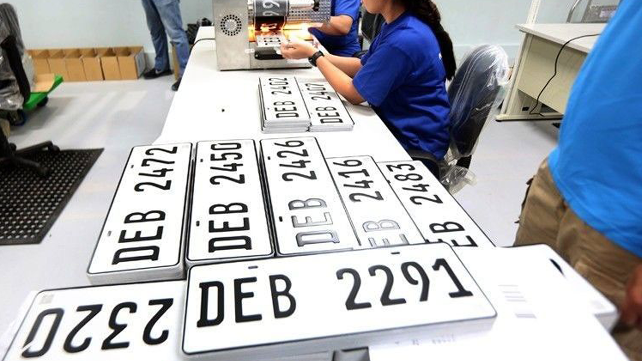 LTO Warns Motorists Using DIY License Plates is Illegal