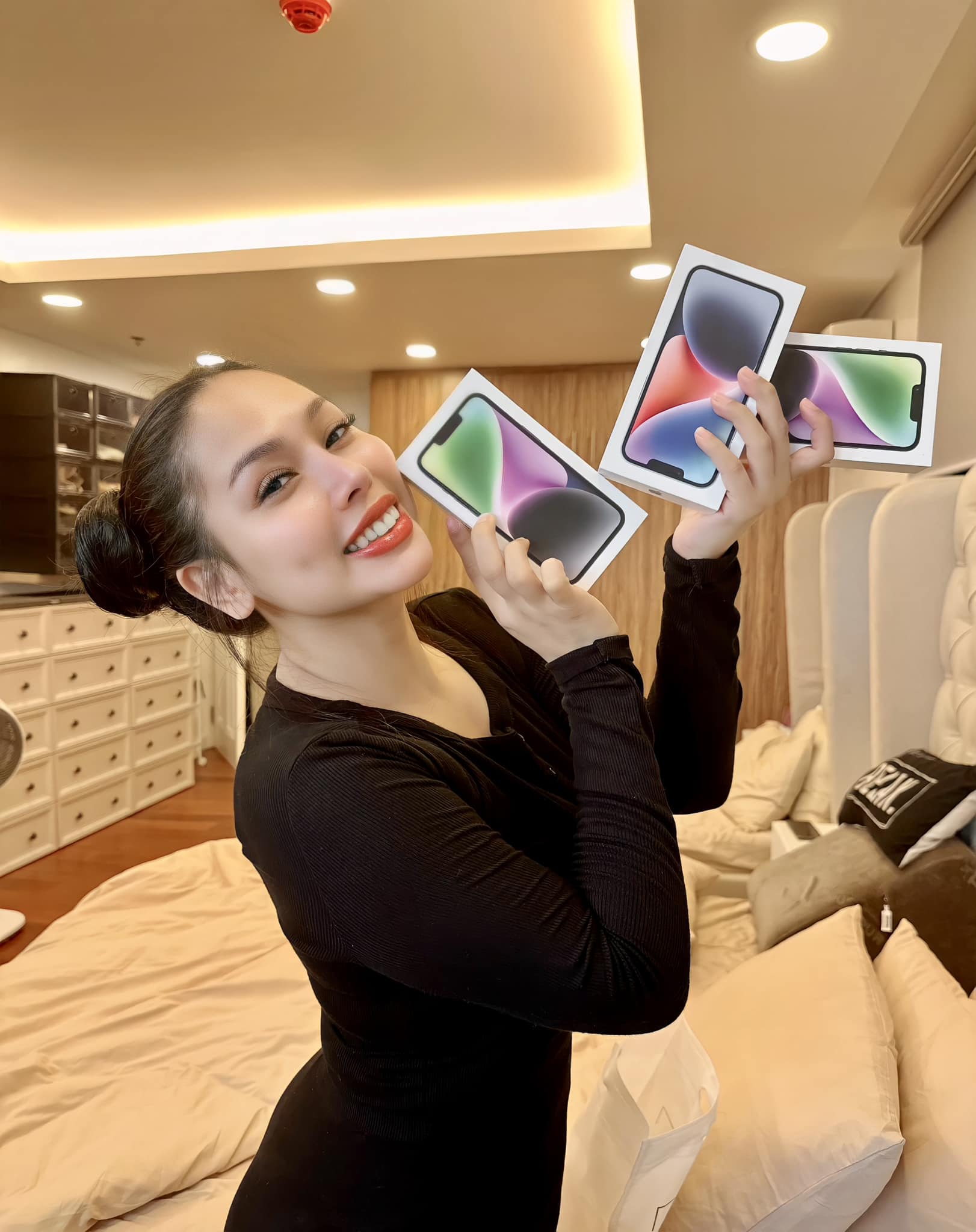 Toni Fowler Slams "Ungrateful" Fan Asking iPhone 14 Despite Receiving P10k