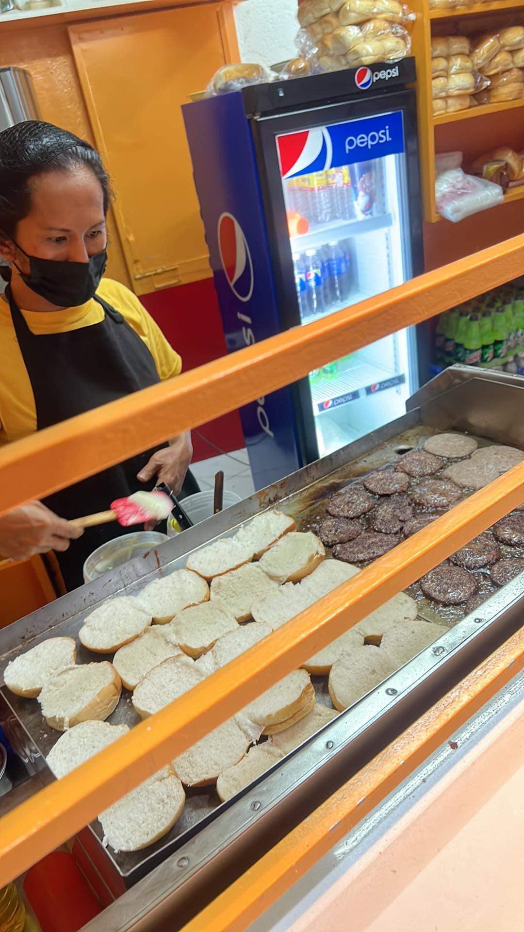 Netizen Orders 100 Burgers from Angel’s Burger Staff as Lesson for ...