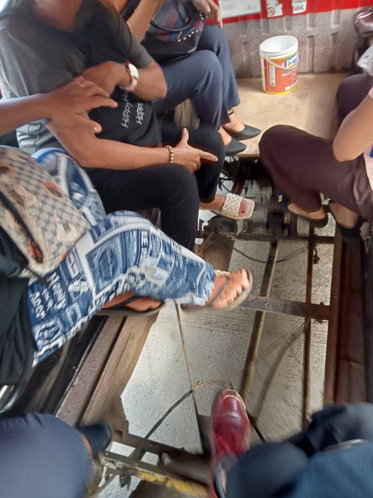 Lady Passenger Shares Experience on Jeepney "Paabot po ng bayad, isang ...